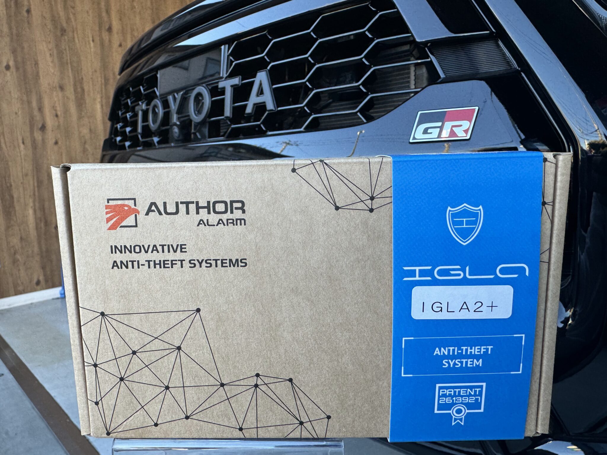 トヨタ 125ハイラックスにIGLA取付 | COLORS｜静岡県沼津市のカーオーディオ・ホームシアター施工