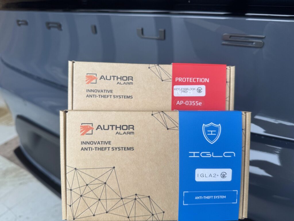 トヨタ 60プリウスにIGLA2、KEYLESS BLOCK取付 | COLORS｜静岡県沼津市のカーオーディオ・ホームシアター施工