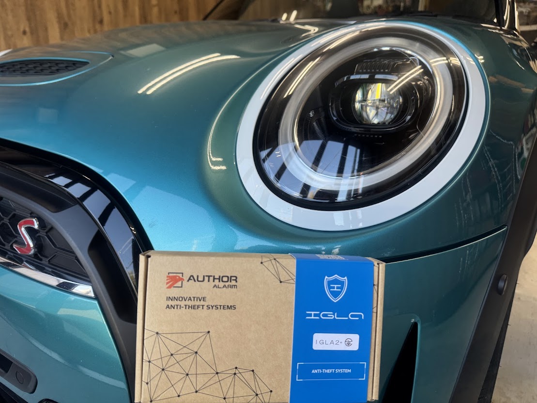 MINI F系ミニにIGLA取付 | COLORS｜静岡県沼津市のカーオーディオ・ホームシアター施工